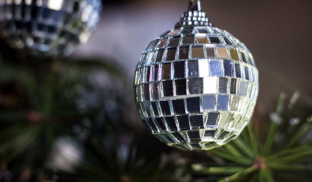 The Perfect New Year's Party Celebration Decor: Disco Ball Cups